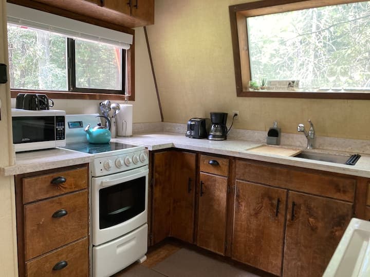 The Cabin • Creekside • 10 Acres • Fast Wifi - Susanville, CA