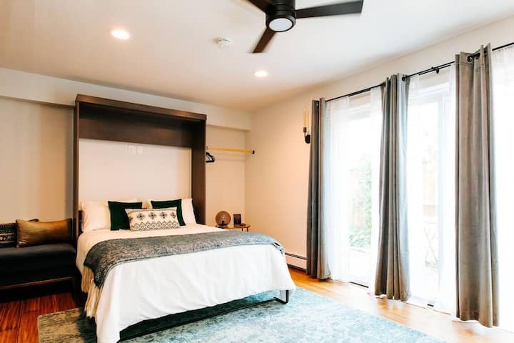 Carriage House / The Dove Inn / Downtown Golden - Golden, CO