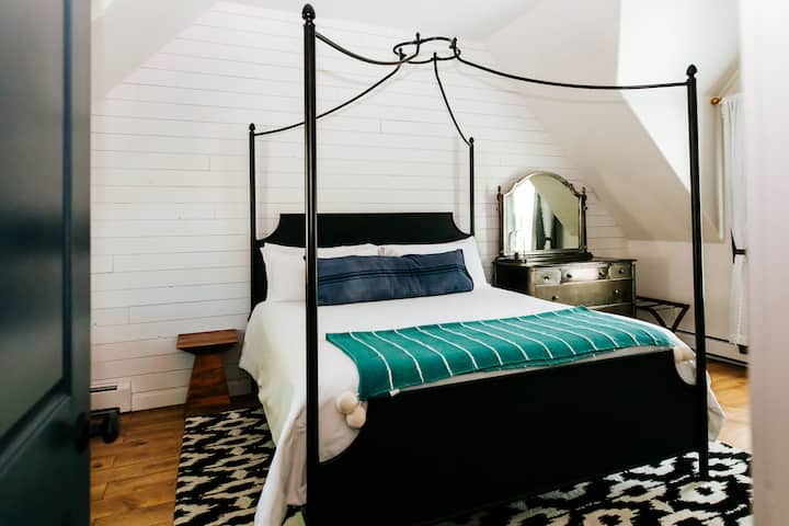 Castle Rock Studio / The Dove Inn / Golden - Golden, CO