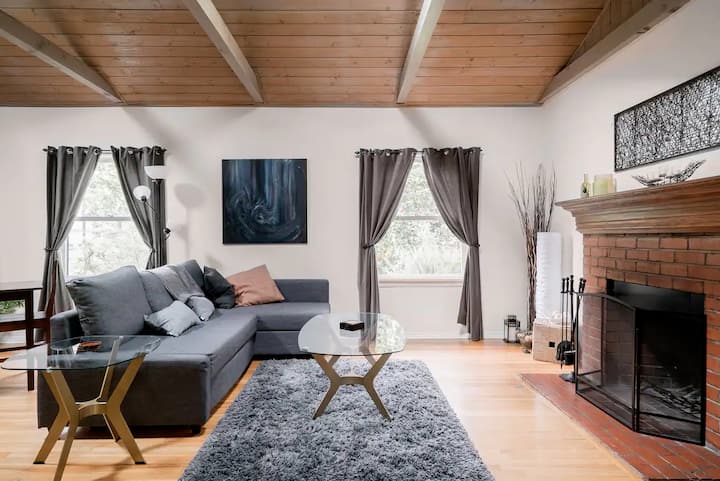 Peaceful House In Studio City With Private Garden - Los Angeles, CA