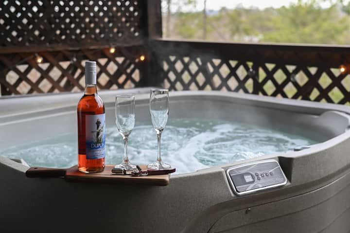 Hearts Desire King Bed Hot Tub/jacuzzi Fireplace. - Pigeon Forge, TN