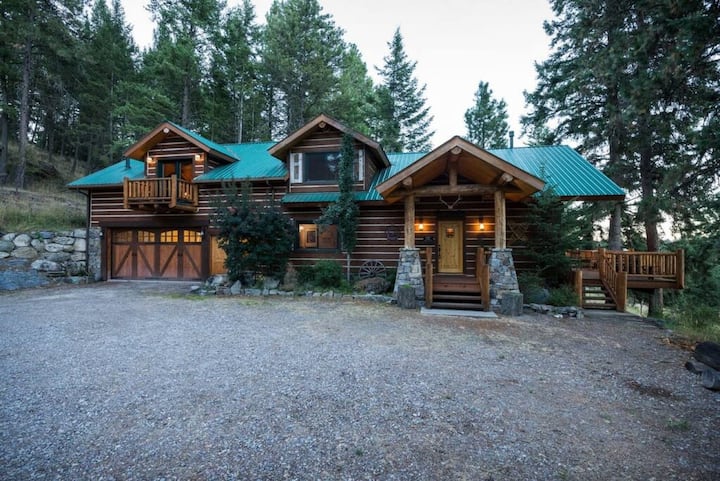 Hanging Rock Cabin - Bigfork, MT