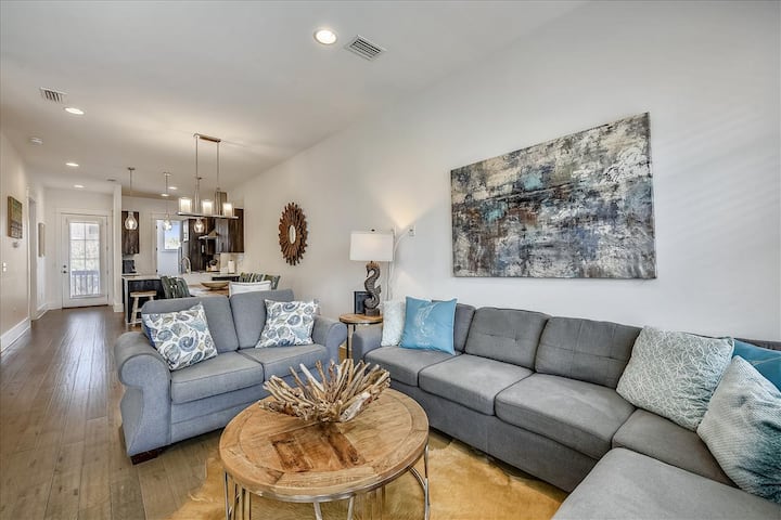 Dream Getaway With Elevator Near Beach And Pools - Rosemary Beach, FL