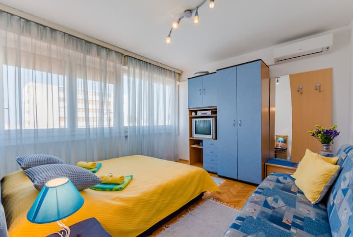 25 M² Studio ∙ 1 Slaapkamer ∙ 2 Gasten - Split