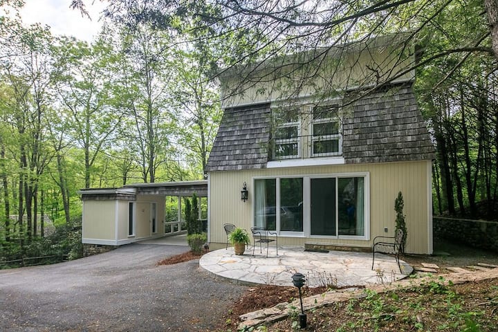 Glenn Wood Cottage In Gated Hound Ears Community - Boone, NC