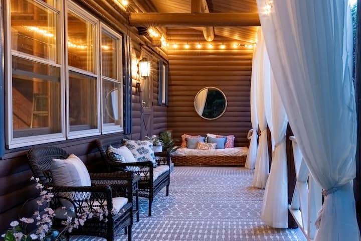 Look To The Mountains: Gunstock Acres Log Cabin - Lake Winnipesaukee, NH