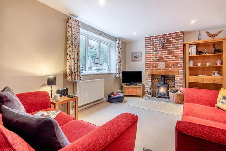 3 Bed In Middleton (Oc-htv) - Saxmundham