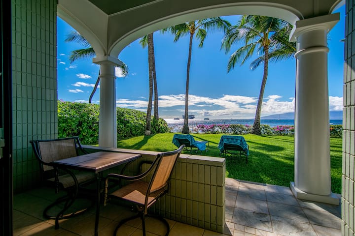 Luxury Oceanfront Condo, Steps To Sand - Lahaina