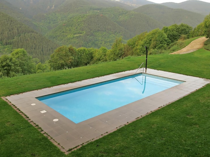 Gîte De Montagne Avec Vue Spectaculaire. Pyrénées - Puigmal