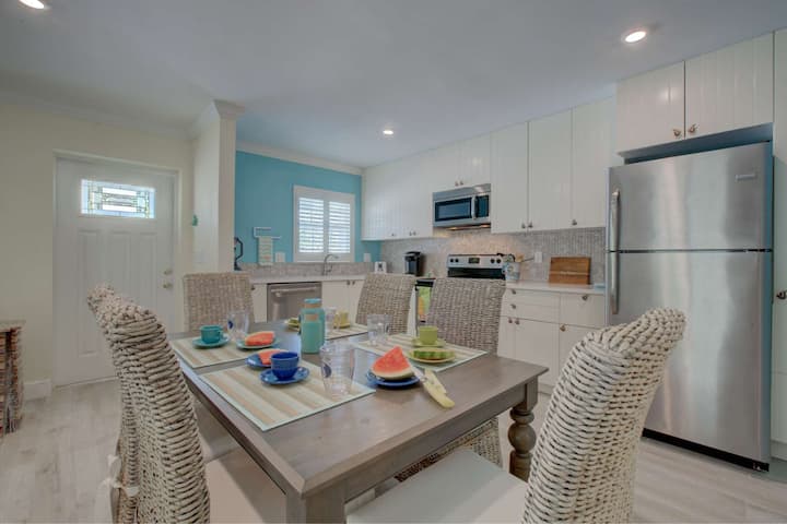 Lulu's Key House Leatherback 2/2 Downstairs - Siesta Key