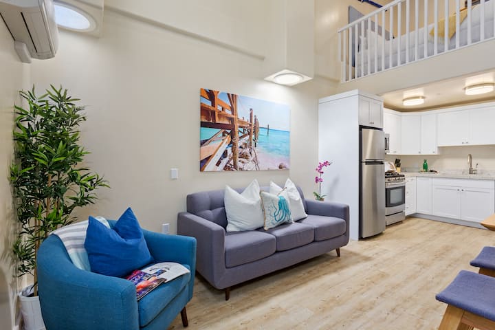 By The Beach 1 Bed Accessory Unit Loft Pe-1722l - Oceanside, CA