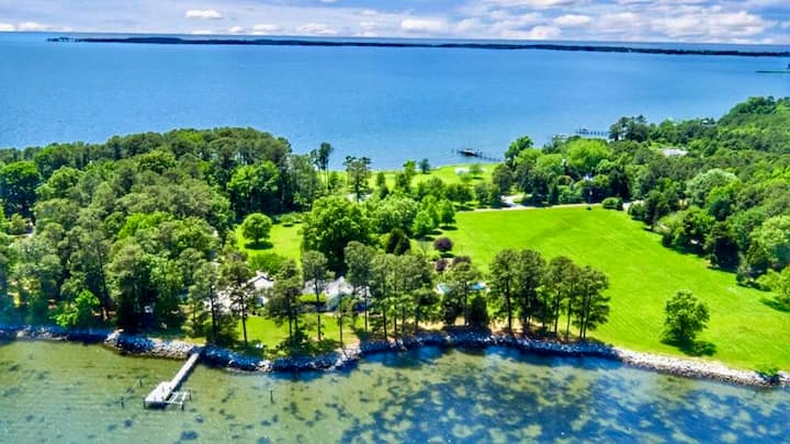 Breathtaking Waterfront Estate - Villas for Rent in Neavitt, Maryland ...