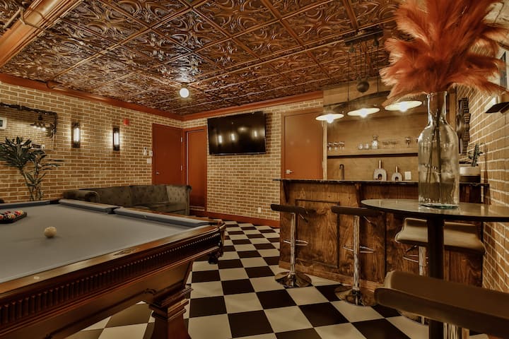 Speakeasy Bar Hidden In Luxurious Mile End Loft! - 