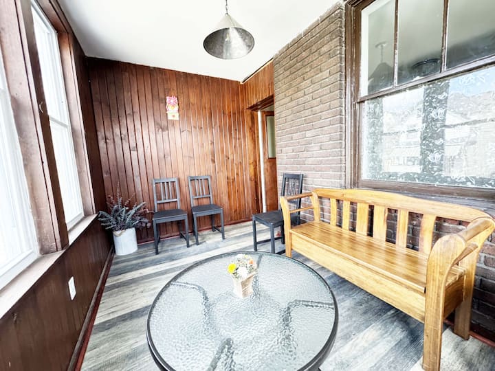 Greenfield Gem, Free On-street Parking - Turtle, West Mifflin