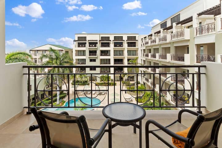 Pc412-pool View-1br Perfect For A Couple Or Family