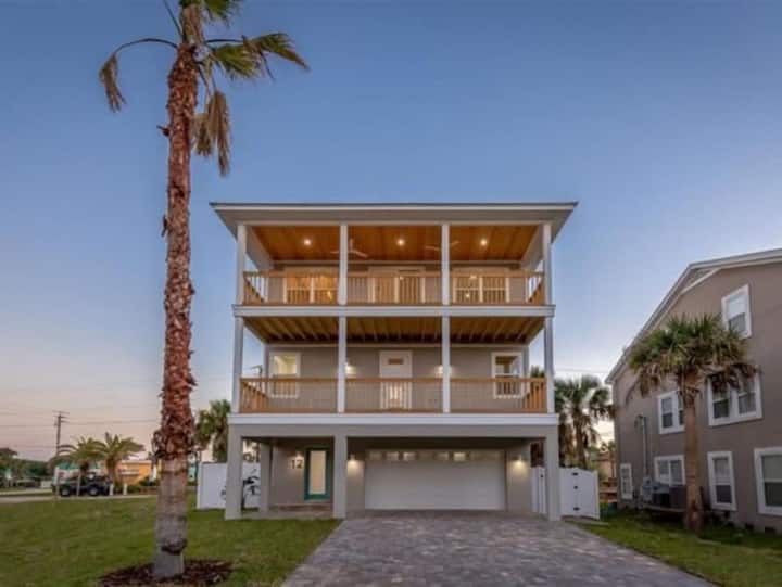 Forever Sunshine - 4 Houses To Sand! Ocean View Home With Pool, Sleeps 10. - St. Augustine Beach, FL
