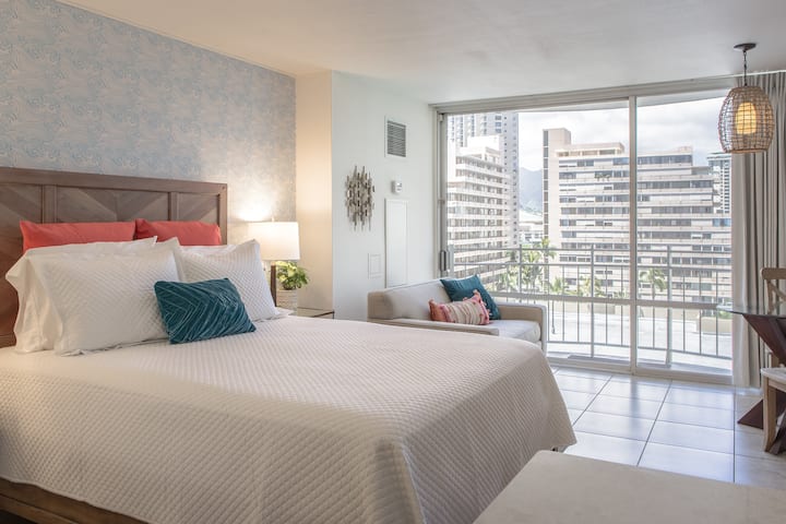 1179 Ilikai Marina Studio - City & Mountain View - Honolulu