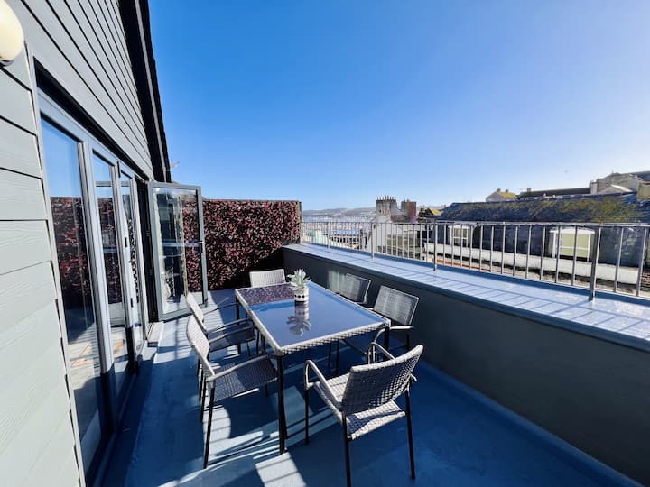 3 Bed Penthouse Sea View + Terrace, Barbican - Plymouth