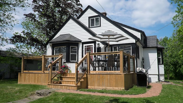Hullcrest Cottage - Niagara-on-the-Lake