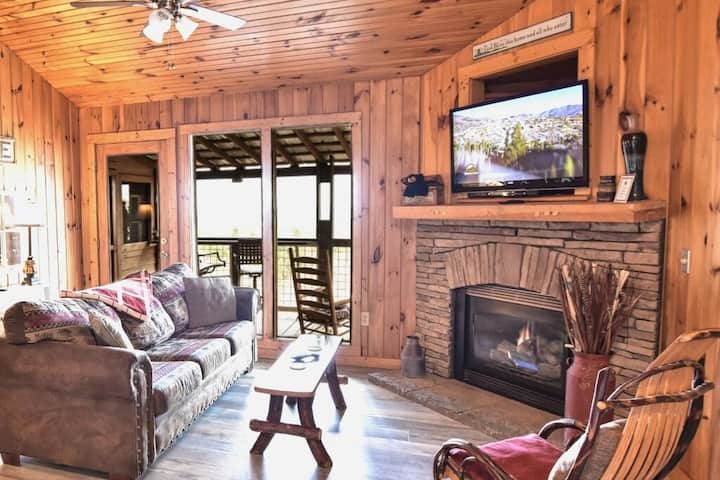 Breathtaking Mtncity View/5min->pforge Pkwy/hottub - Pigeon Forge, TN