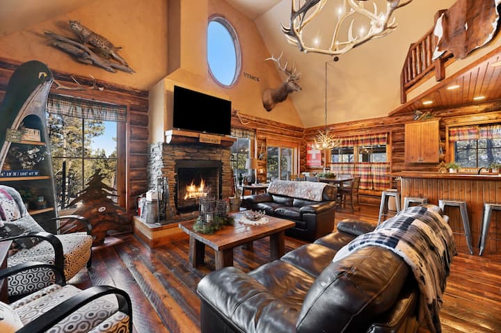 The Outback- Log Cabin, Access To Pool! - Lead, SD
