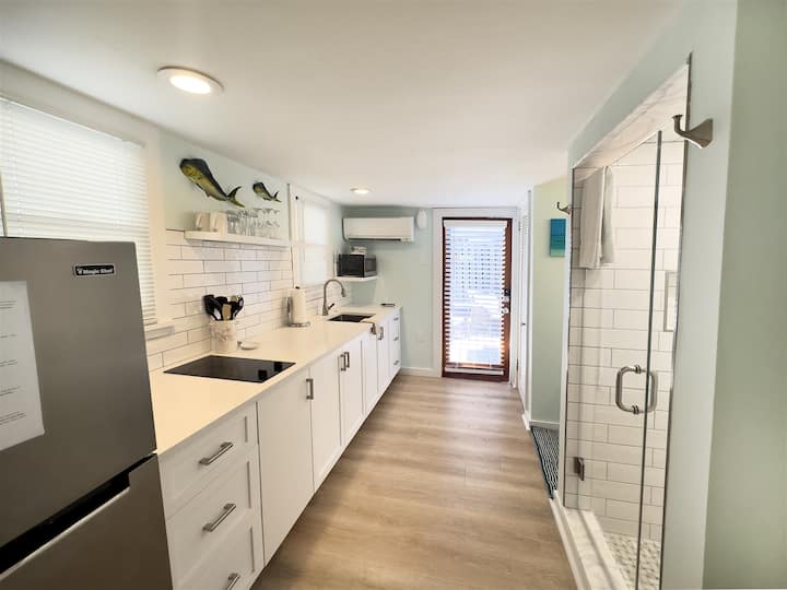 Deckside Suite @ Conch Republic Cottage - Fantasy Fest - Key West