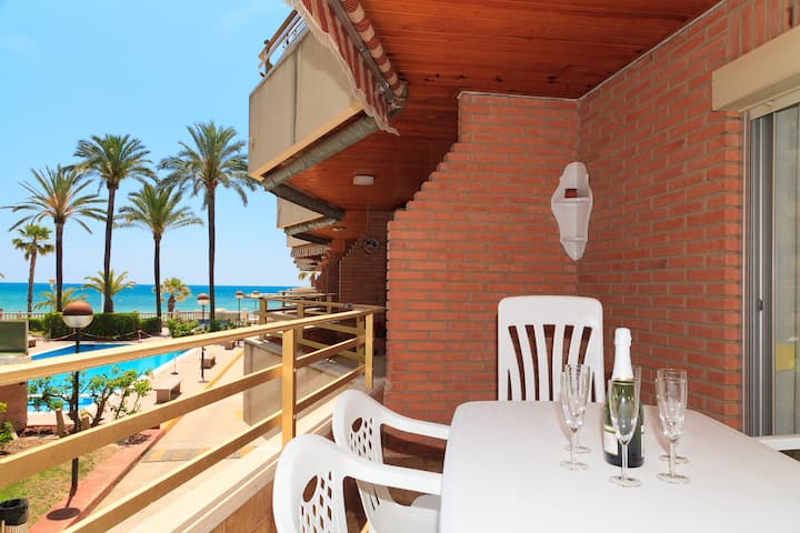 Appartement En Bord De Mer Avec Piscine · Uhc Sol - Cambrils