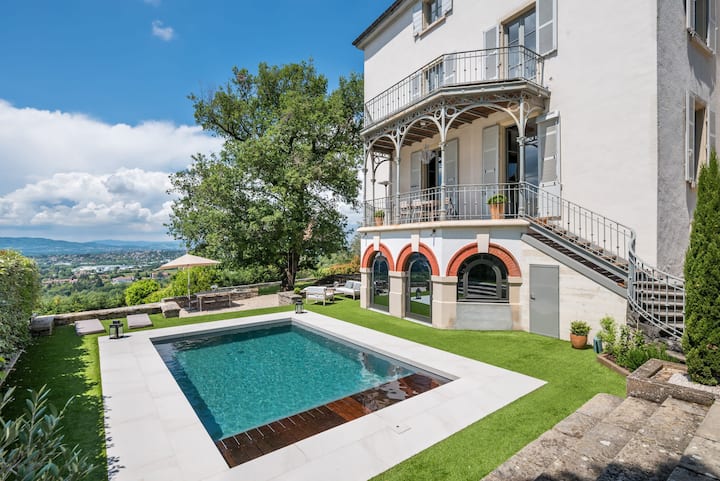 Volange - Splendide Maison Perchée à Flanc De - Écully