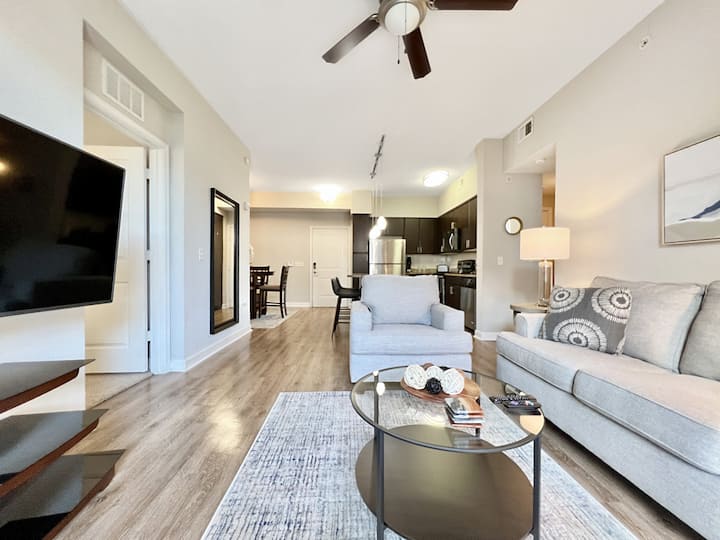 Luxury Westshore Living, Work Desk, Pet Friendly! - Tampa