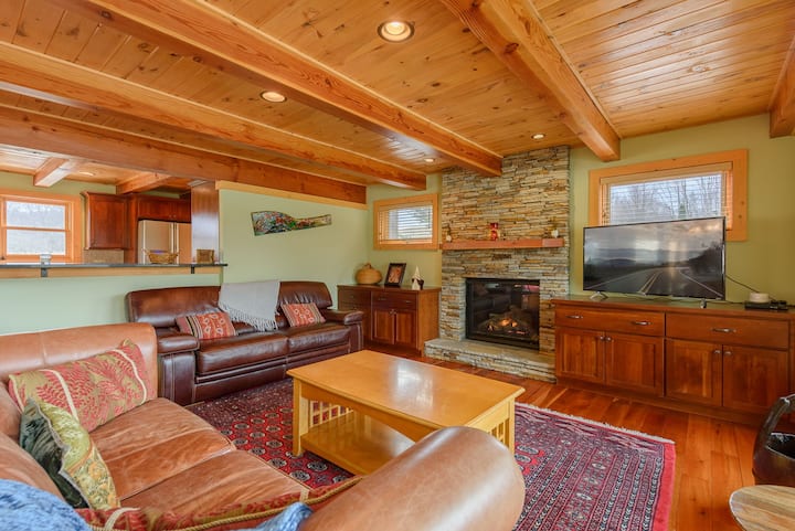 Family-style Cabin With Views - Sugar Mountain, NC