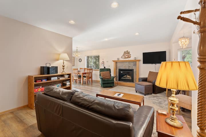 Pine Haven | Backyard | Bbq | Pet Friendly - Fallen Leaf, CA