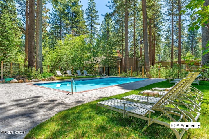 Coeur-du-lac Townhome | Shared Hot Tub & Pool - Lake Tahoe