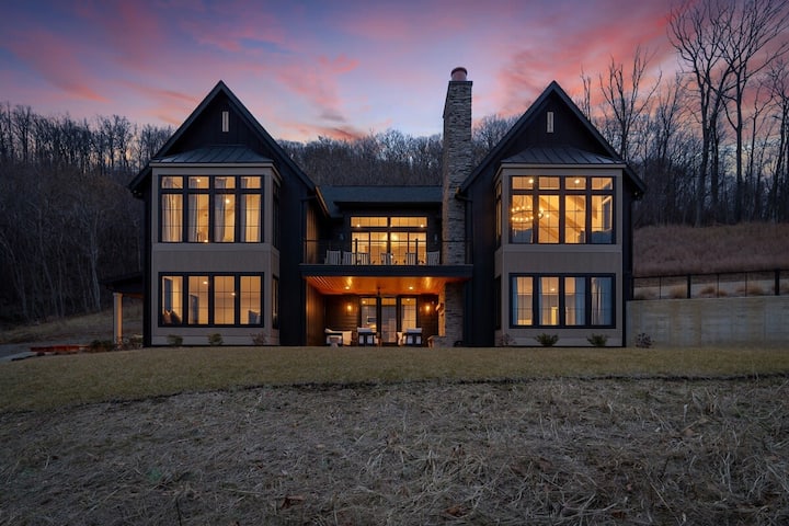 Fall Wine Country | Firepit | 3 Kings | Sleeps 16 - Crozet, VA