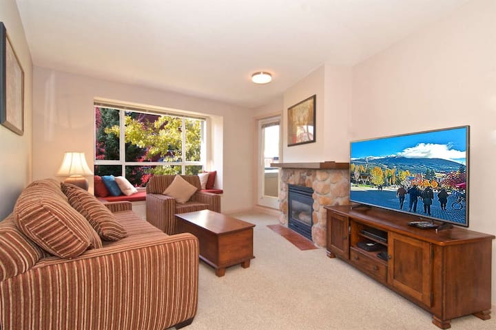 Heart Of Village Location! Walk To Everything - Whistler