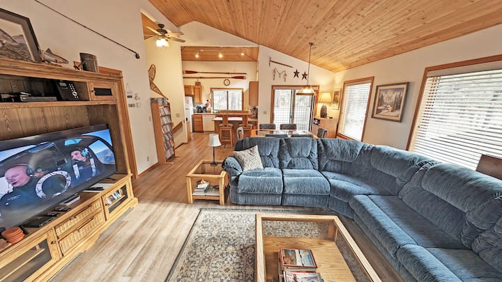 Coyote 7 - Cozy, Private Hot Tub, Gas Fireplace - Sunriver, OR