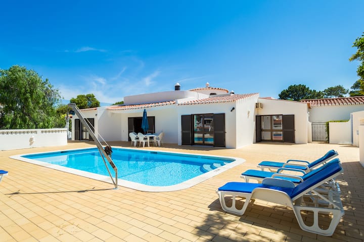 Casa Dos Caes - Private Pool, Just 500m From Golf - Carvoeiro