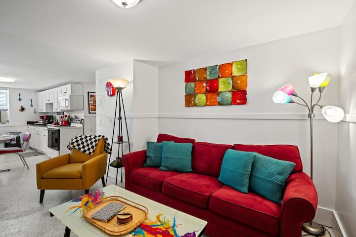 Pet Friendly Retro Stay, Walk To Food And Bars - Castillo de San Marcos National Monument