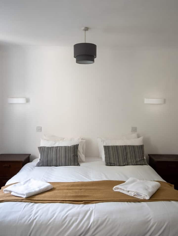 Cal Cres -  2 Bed Close To Haymarket With Pool - Edimburgo