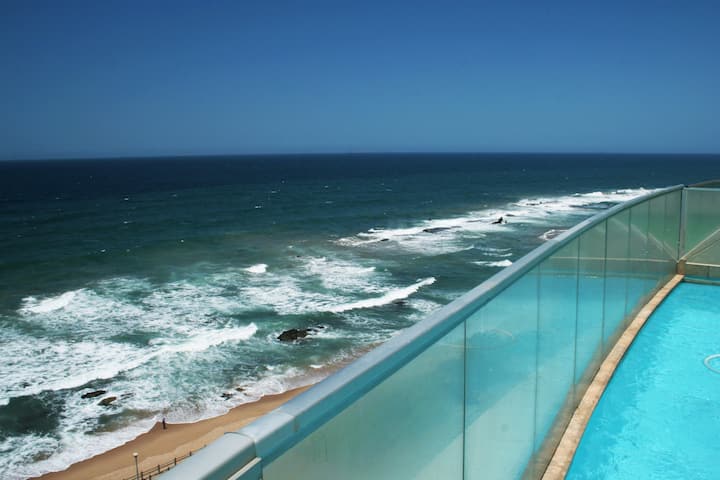 Magnificent 8 Sleeper Penthouse Umdloti - eMdloti