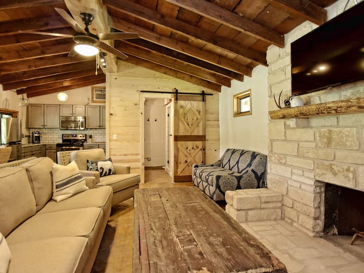 Cabin #10 - Riverfront Cabin - Wimberley, TX