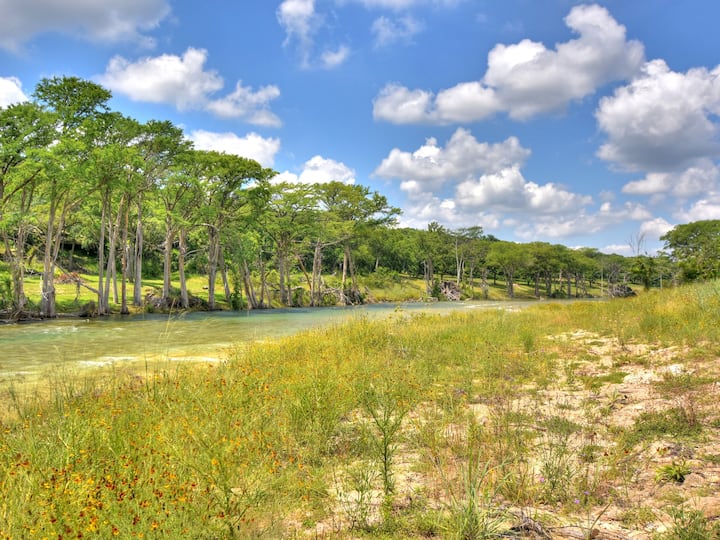 Cabin #10 - Riverfront Cabin - Wimberley, TX