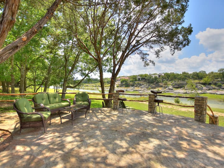 Cabin #10 - Riverfront Cabin - Wimberley, TX