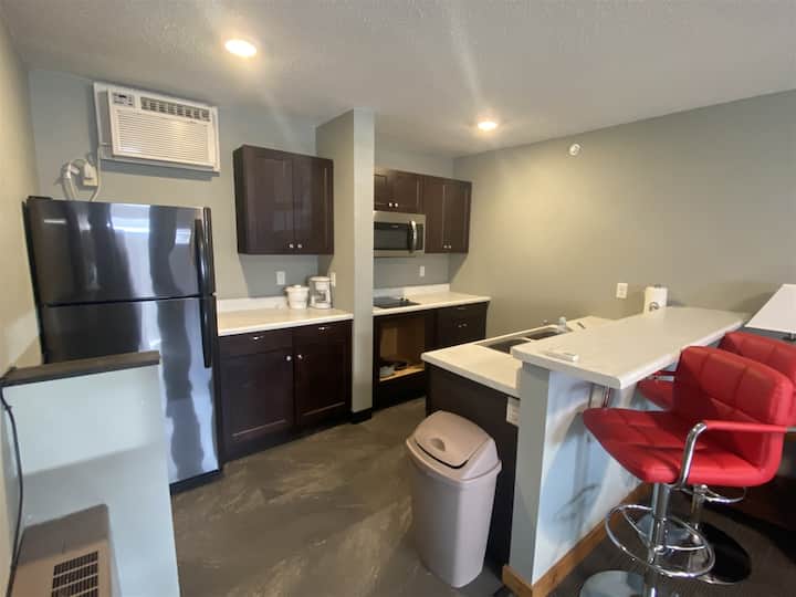 214 - 1br With King Bed And Kitchen, On 2nd Floor - Rapid City, SD