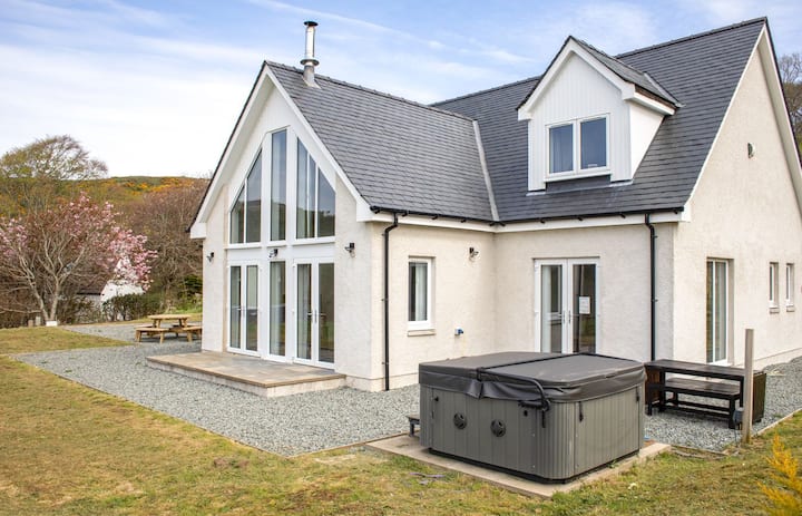 One Mill Lands - Uig