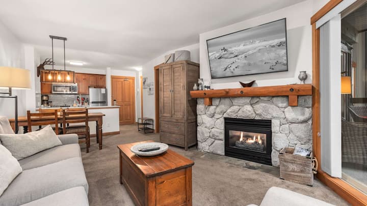 Great Location With Heated Pool & Hot Tub! | Ll302 - Whistler