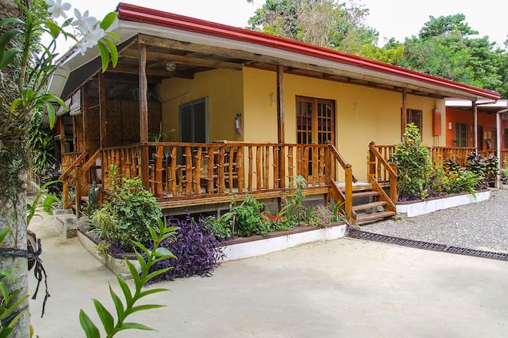 Deluxe Room, Spacious And Friendly Priced - Loon