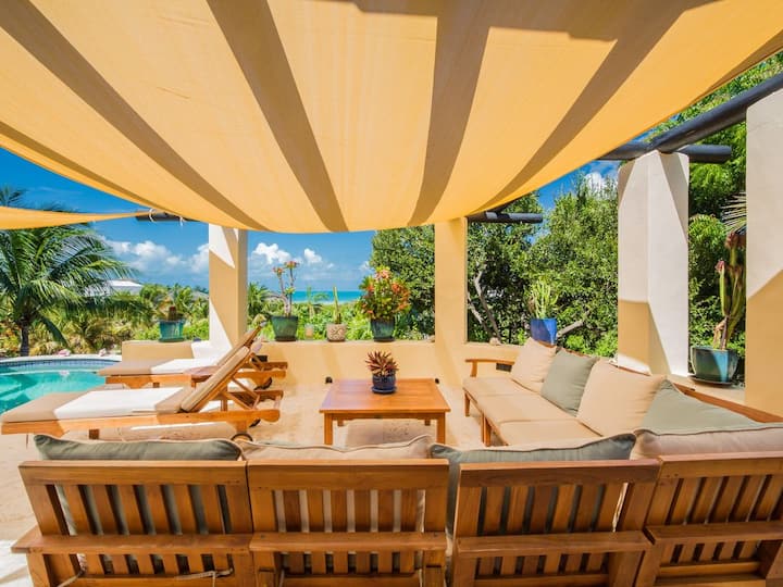 Villa Jasmine Blends Indoor/outdoor Living With A Lovely Mediterranean Decor. - Turks and Caicos Islands