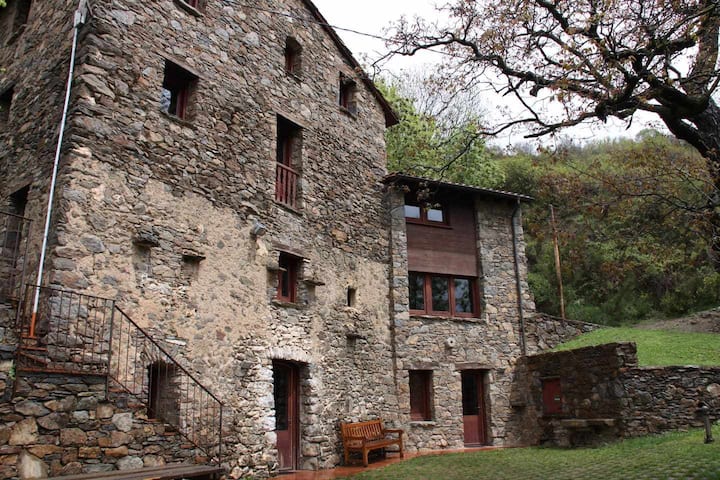 El Noguer De El Trull De L'agolet - Ribes de Freser