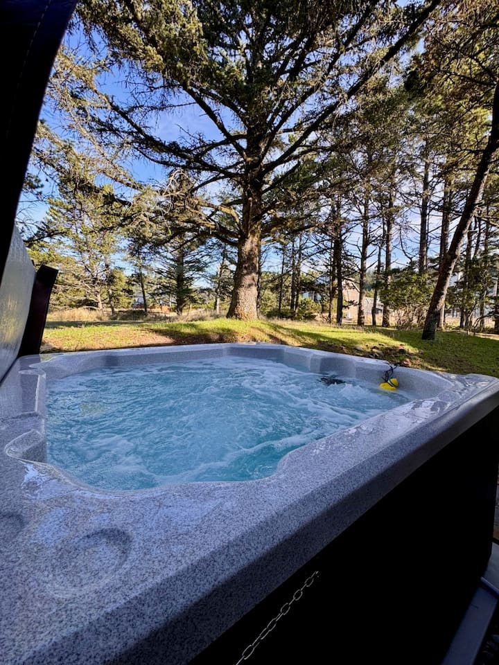 Easy Beach Access Cottage, Dog Ok - Pacific City, OR