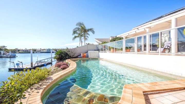 Spacious Canal Home With Pontoon! - Sandstone Point